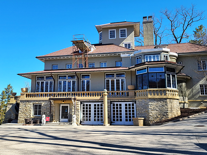 Rochester pit stop prescription: One part history, two parts luxury, mixed with breathtaking views. Apply liberally!