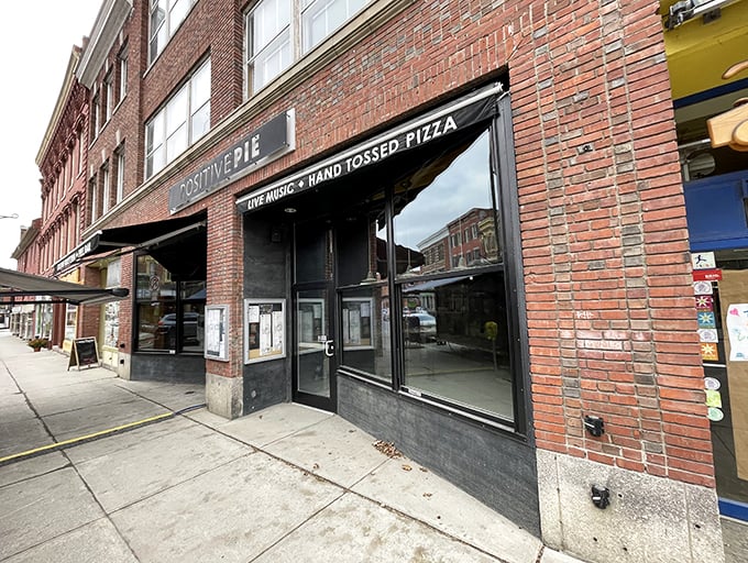 Roadtrippers, rejoice! This pizza paradise is the perfect harmony of flavor and fun.