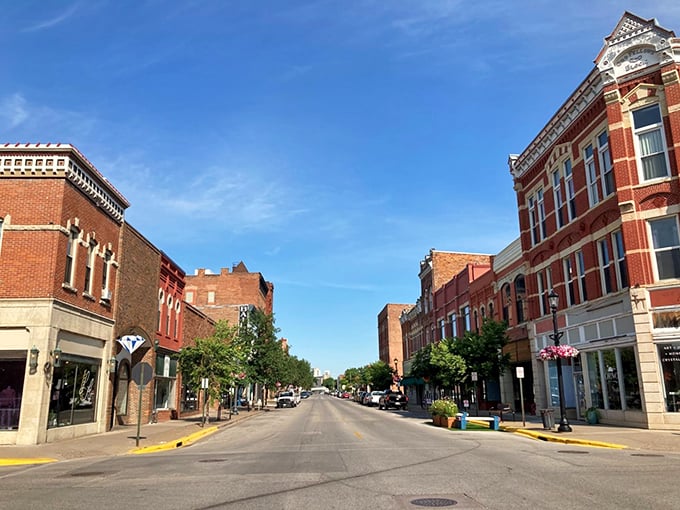 Winona: Where the skyline puts Manhattan to shame. Take that, Big Apple!