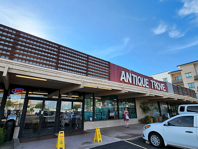 From art deco to mid-century modern, this place is where "Mad Men" meets "I Love Lucy" in a decor extravaganza.