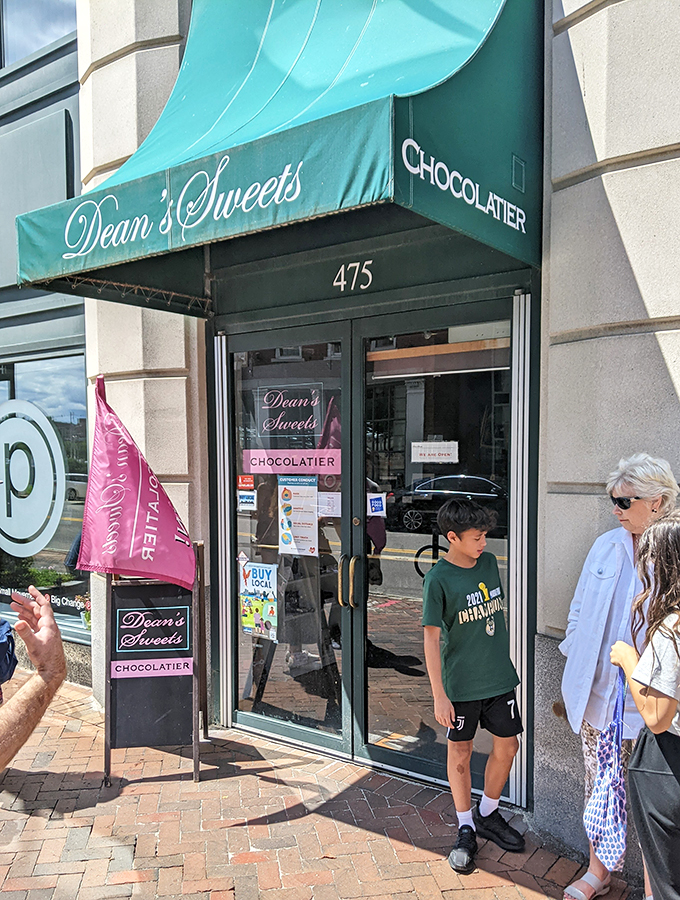 Navigate the streets of Portland to find this hidden gem. Your GPS might not know it, but your taste buds will thank you.