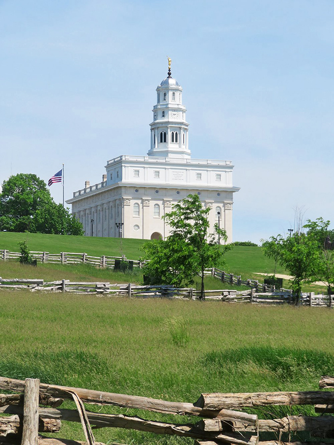 Taking a historic ride through Nauvoo! The preserved charming buildings bring this Illinois city to life.