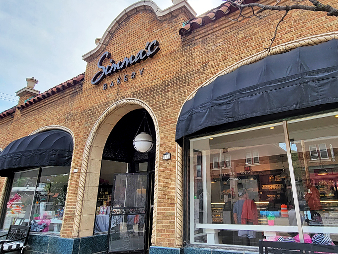 "Eat, Drink, Give Thanks" isn't just a sign&mdash;it's a way of life at this arched-window wonderland.