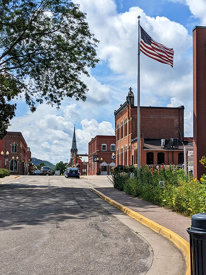 Historic buildings, small-town vibes, and a touch of whimsy. Wabasha's main street is like a time capsule with better Wi-Fi.