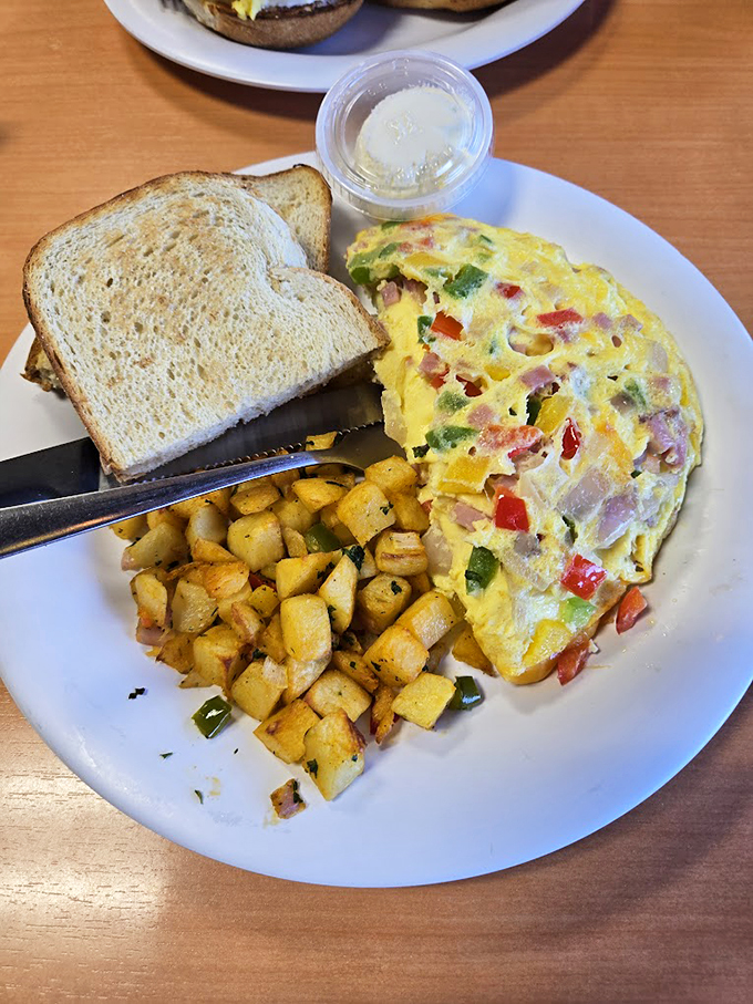 Omelette you finish, but this might be the best breakfast of all time. Sorry, Beyonc&eacute;, eggs win this round!