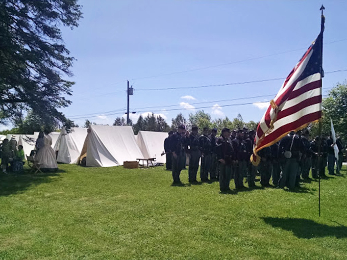 Civil War chic: These reenactors bring history to life, minus the dysentery and amputations. Thank goodness for modern medicine!