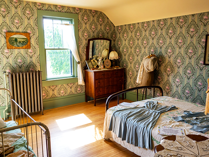 Judy's childhood bedroom: where dreams of stardom were born and lullabies became show-stoppers.
