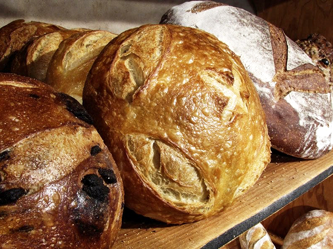 Fresh out of the oven! These golden-brown beauties are so perfect, they could star in their own "hot buns" calendar.