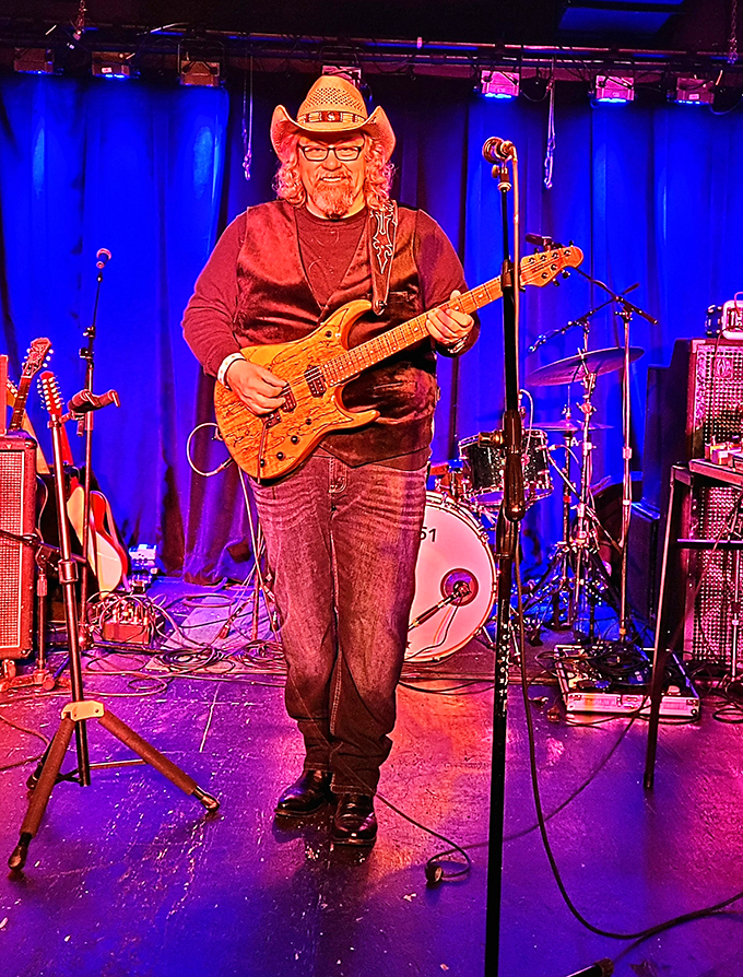 Cowboy cool meets rock 'n' roll soul. This guitar-slinging performer proves that sometimes, the most electrifying shows come with a side of twang.