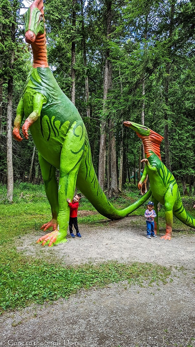 Technicolor titans! These vibrant dinos prove that the Cretaceous period wasn't all gray and gloomy.