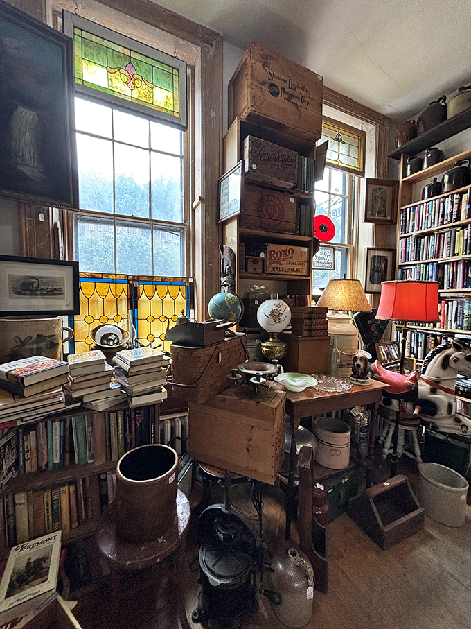 From Pepsi to planes, this corner captures the essence of Americana. Norman Rockwell, eat your heart out!