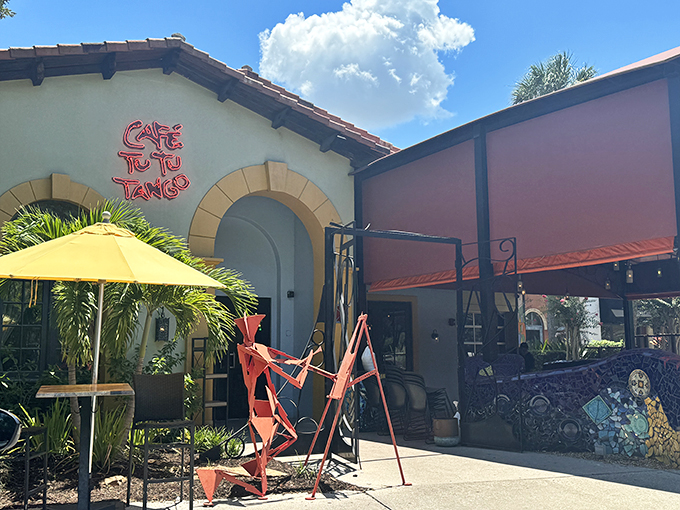 Picasso meets tapas in this artsy eatery. Watch local artists create masterpieces while you nibble on global bites.