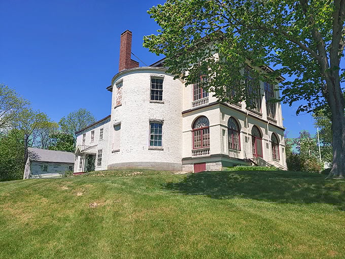 Who needs Downton Abbey when you've got Castle Tucker? Same drama, less English accents.