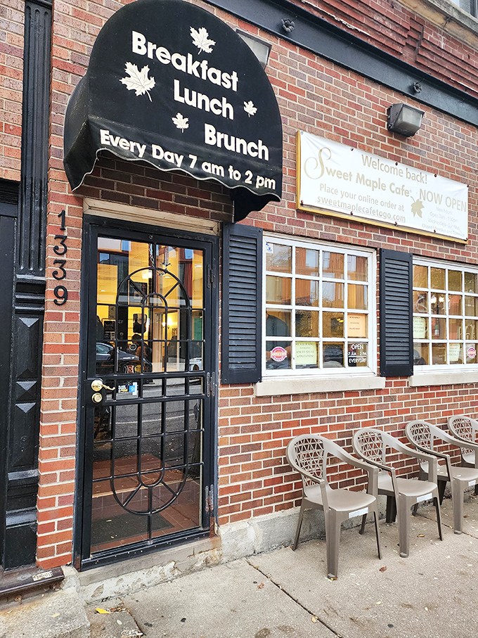 Sweet Maple Cafe: Maple syrup's home away from home! This charming spot could make a lumberjack weep with joy.