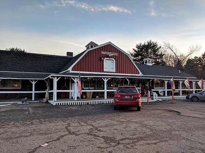 Stars and stripes and everything nice! This patriotic barn is a star-spangled spectacular of vintage Americana.