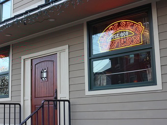 The night is young at Wolski's! This tavern is like that friend who's always up for 'just one more' &ndash; since 1908.