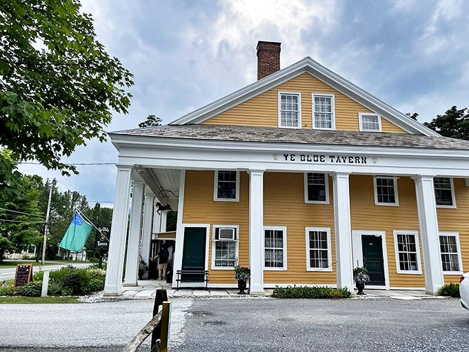 Roadside revolution! Ye Olde Tavern's historic facade is a delicious detour into America's culinary past.