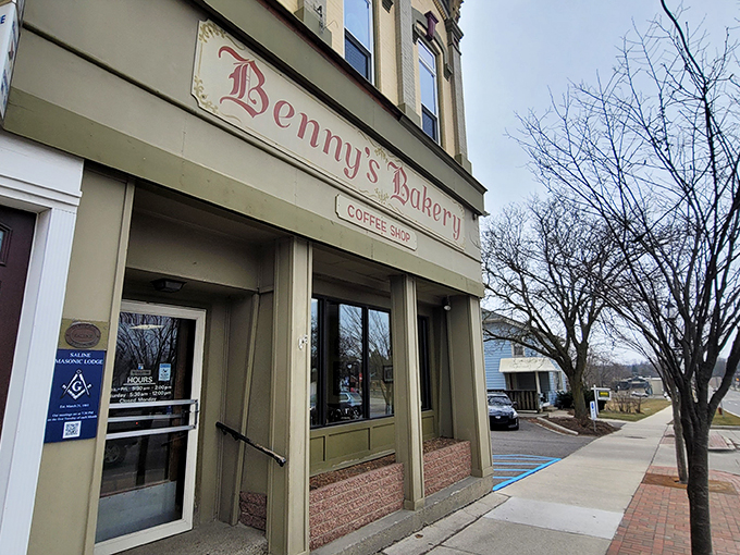Detour delights await! Benny's is the sweet spot that'll make you glad you took the scenic route.