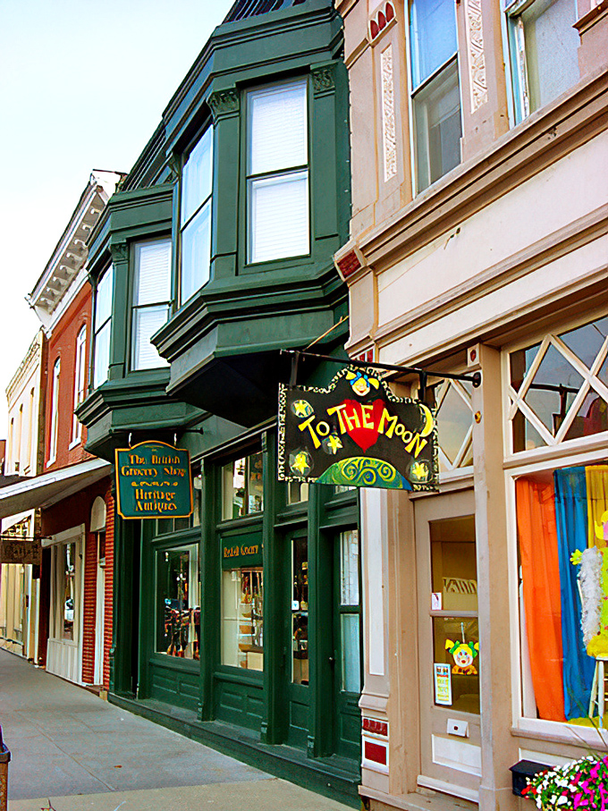 This town proves that you can have both looks and smarts &ndash; the valedictorian of Illinois small towns.