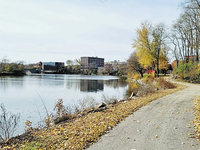 Historic charm meets riverfront splendor in Ottawa. It's like stepping into a time machine set to "picturesque" &ndash; no flux capacitor required!