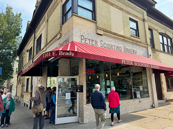 That red awning isn't just for show&mdash;it's a carpet rolling out to welcome you to carb heaven.