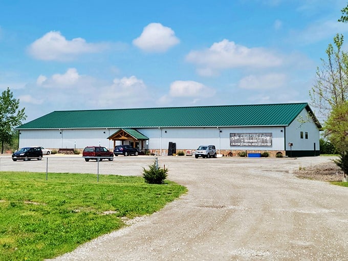 "This mammoth white landmark is your beacon of bygone eras on the antique trail. Follow the green roof to vintage gold!"
