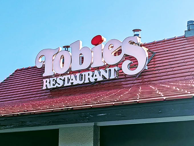 Red roof, can't lose! Tobies' iconic look is your signal to pull over and indulge in a slice (or five) of Minnesota's finest.