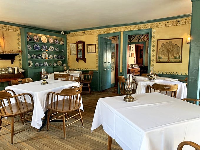Pit stop like it's 1790! Ye Olde Tavern's period-perfect interior offers a tasty break from modern road trip woes.