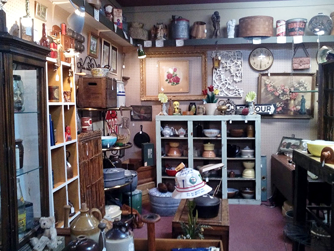 Kitchen nostalgia overload! It's like stepping into a 1950s sitcom, minus the canned laughter. Can you smell the apple pie?