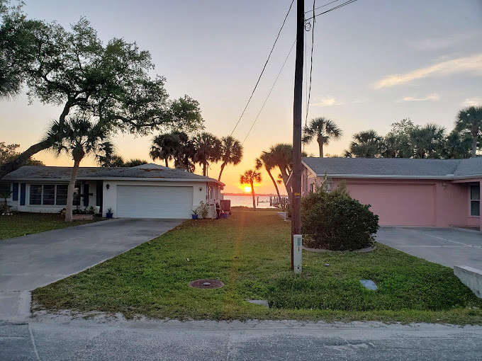 Beachside living: Imagine waking up to this view every day. It's enough to make you consider a career change to professional beach bum!