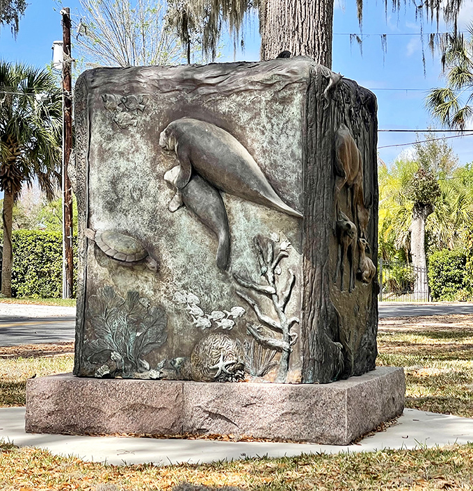 Who knew rocks could be so rock 'n' roll? This manatee sculpture is Crystal River's very own underwater Michelangelo masterpiece.