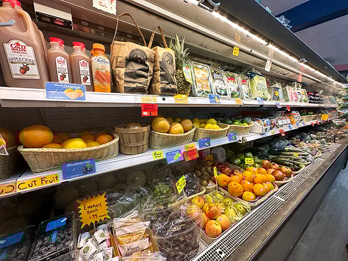 Fresh produce that looks like it jumped straight out of a still-life painting. Van Gogh would've traded his sunflowers for these juicy peaches in a heartbeat.