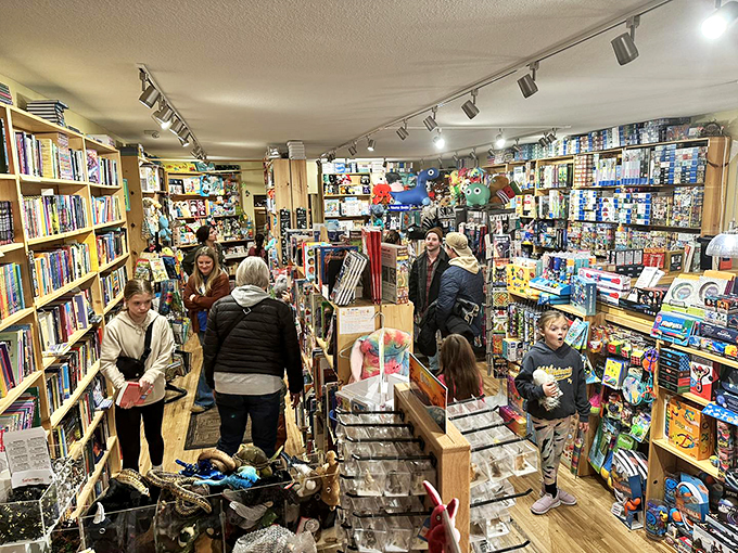 It's beginning to look a lot like reading season! Fox Den's holiday shoppers prove that books make the perfect gifts for everyone on your list.