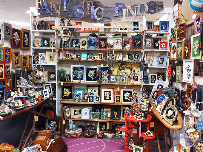 Frame-tastic! This booth's a gallery of forgotten faces and places. Who knows, you might find your long-lost doppelgänger from the 1800s!