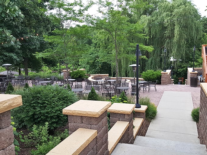 Alfresco dining with a side of serenity. It's like Mother Nature and good taste had a beautiful outdoor baby.