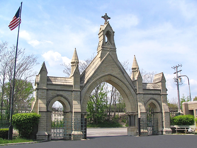 Calvary Cemetery: Where the residents have eternal waterfront property. Location, location, location &ndash; even in the afterlife!