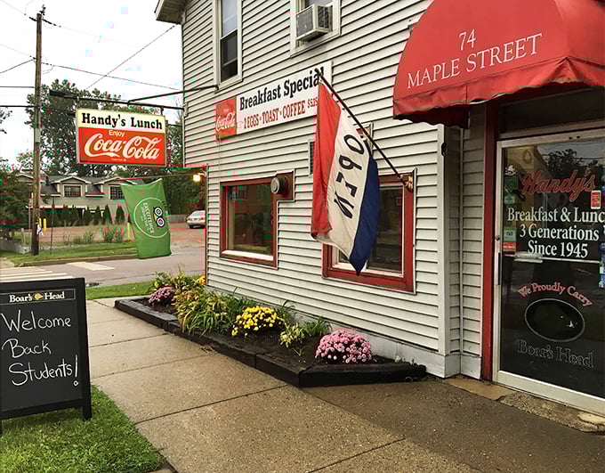 Handy's Lunch: Where Bernie Sanders might debate maple syrup grades over coffee. This Burlington institution is a slice of Vermont history.