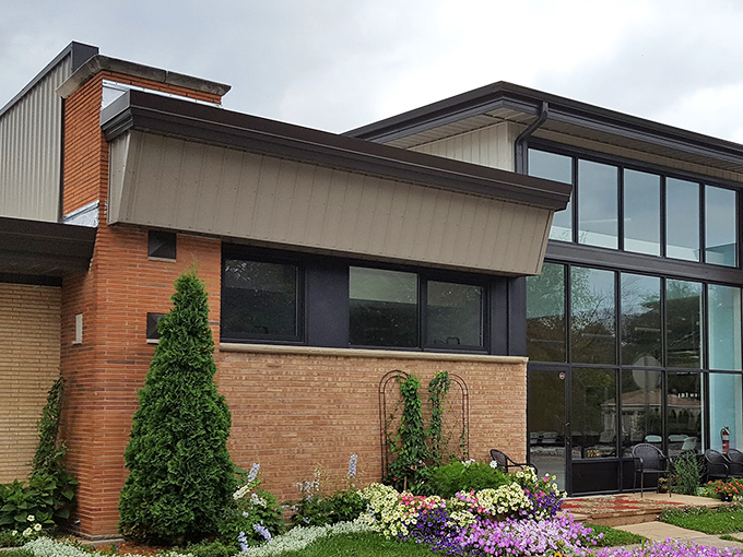 Urban wine adventure! Wild Blossom brings a taste of the countryside to the heart of Chicago's bustling South Side.