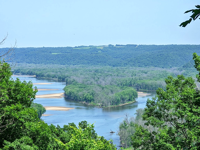 Road trip vista alert! Wyalusing's views are so good, even your car will want to stop and stare.