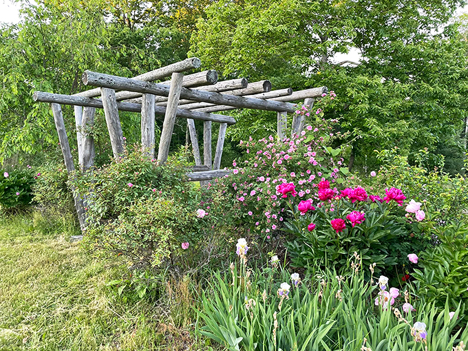 Green light for garden lovers! This roadside attraction is the perfect place to plant yourself for a while.