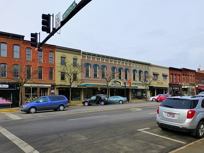 Medina's architectural eye candy: From Victorian splendor to small-town charm. This square's got more character than a Dickens novel.