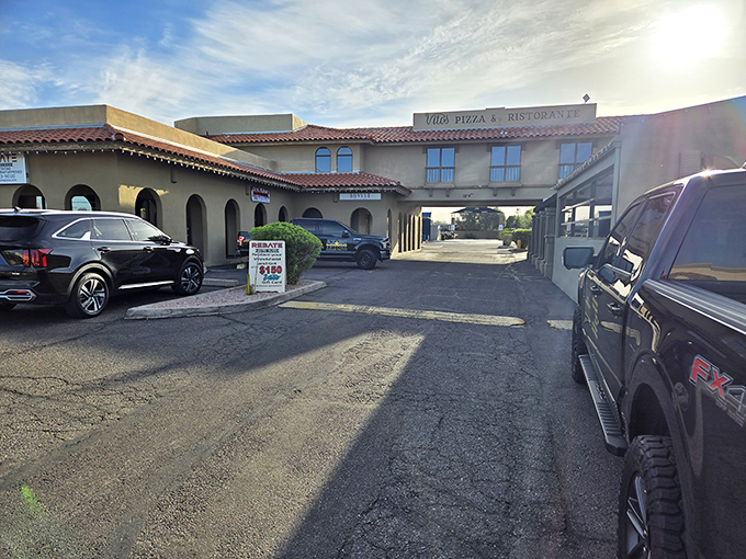 Vito's pizzas are so New York, you'll expect to hear taxi horns with every bite.