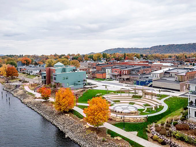 Main Street Wabasha: So picturesque, you'll swear you've wandered onto a movie set. Jack Lemmon and Walter Matthau not included.