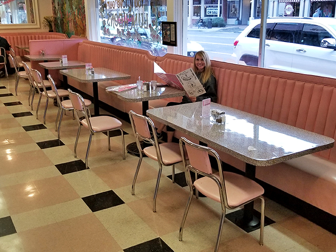 Retro chic central! The dining area is where "Mad Men" meets "Happy Days," and everyone's invited to the ice cream social.