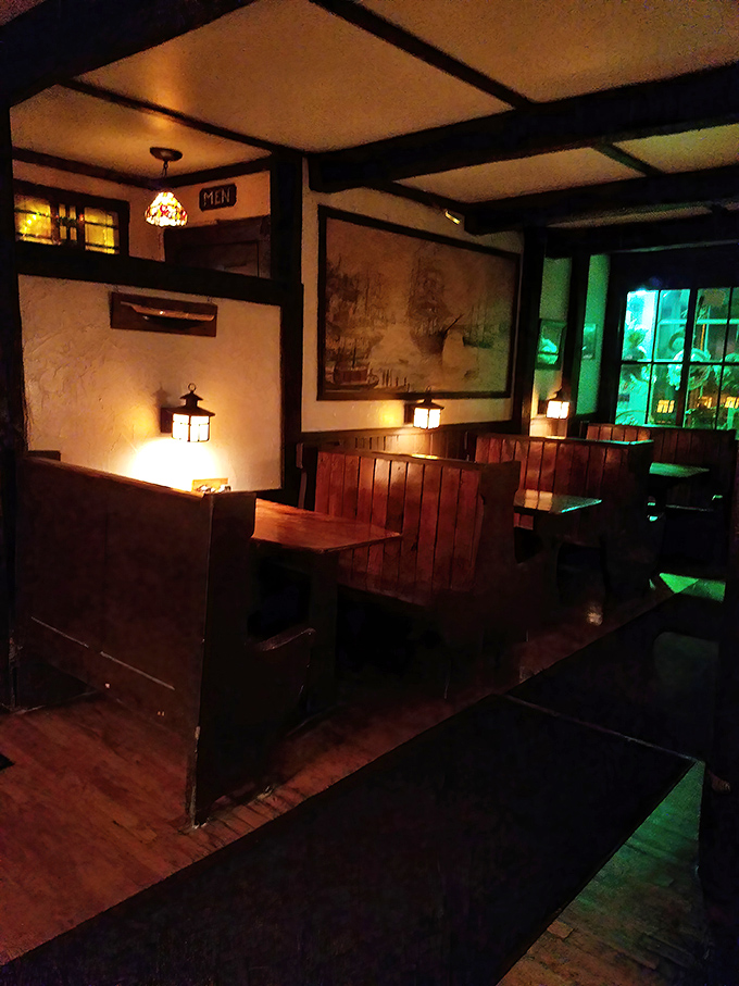 Welcome to the coziest corner of Maine! It's like stepping into a ship captain's quarters, but with better food.