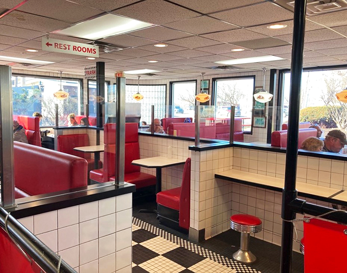 Booths that have seen a thousand first dates and family dinners. If these seats could talk, they'd say 'Sit! Eat!'