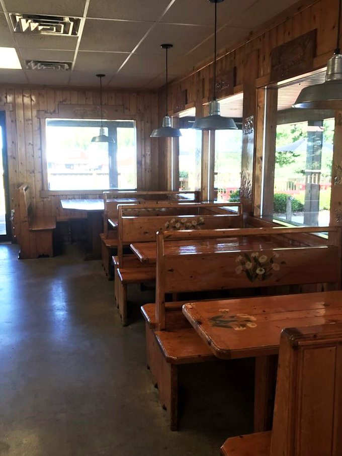 Rustic charm meets ice cream chic. These booths have witnessed more "brain freezes" than a cryogenics lab!