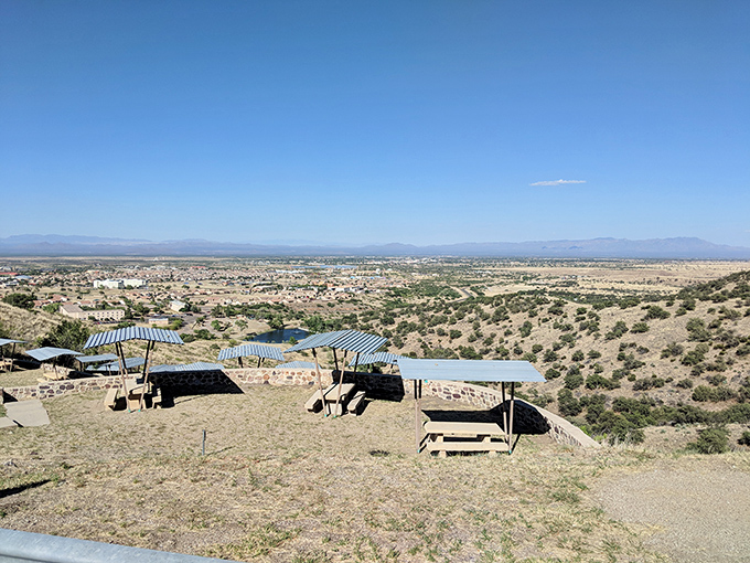 These shaded picnic spots offer front-row seats to nature's greatest show &ndash; the sprawling desert landscape below.