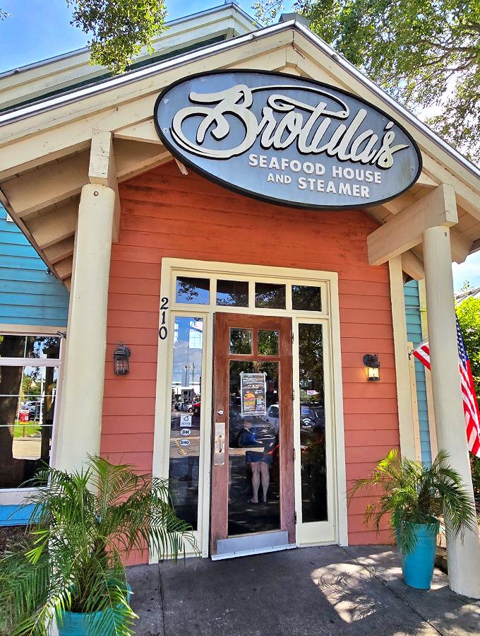 Coastal chic meets seafood savvy! It's like your favorite beach cottage, but with better food and no sand in your sheets.