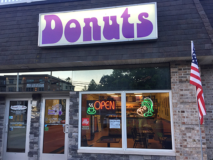 Far out flavors ahead! Groovy Donuts is the tie-dyed pit stop your taste buds are craving.